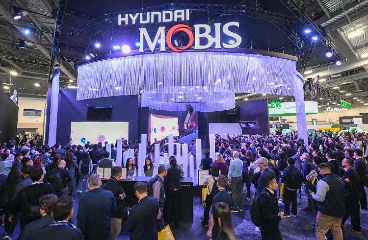Hyundai Mobis And Zeiss Unveil Holographic Windshield Display Autocar