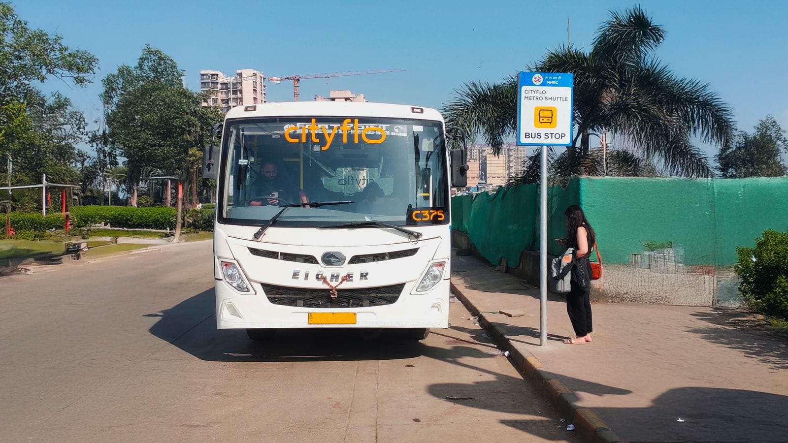 MMRC and Cityflo Launch Feeder Bus Service for Mumbai Metro Line 3 ...