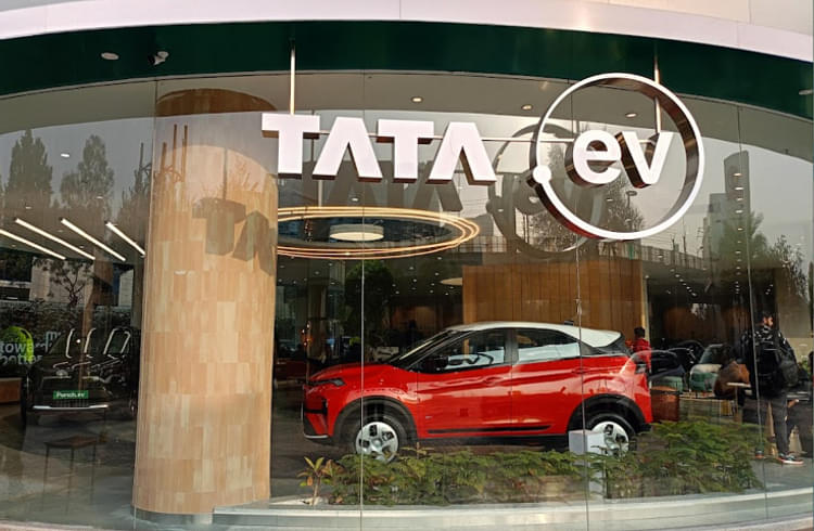Cautious optimism prevails as EV market cools | Autocar Professional Cautious optimism prevails as EV market cools | Autocar Professional