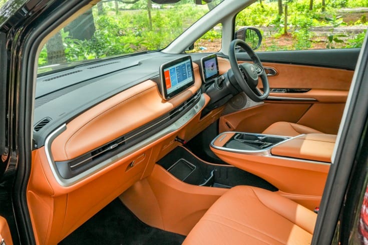 JSW MG Motor targets 1,000 M9 electric MPV sales in first year ...