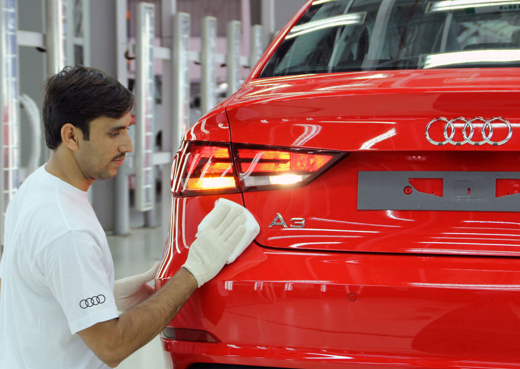 Audi sells 137,700 cars in January to post 10.3 percent growth ...