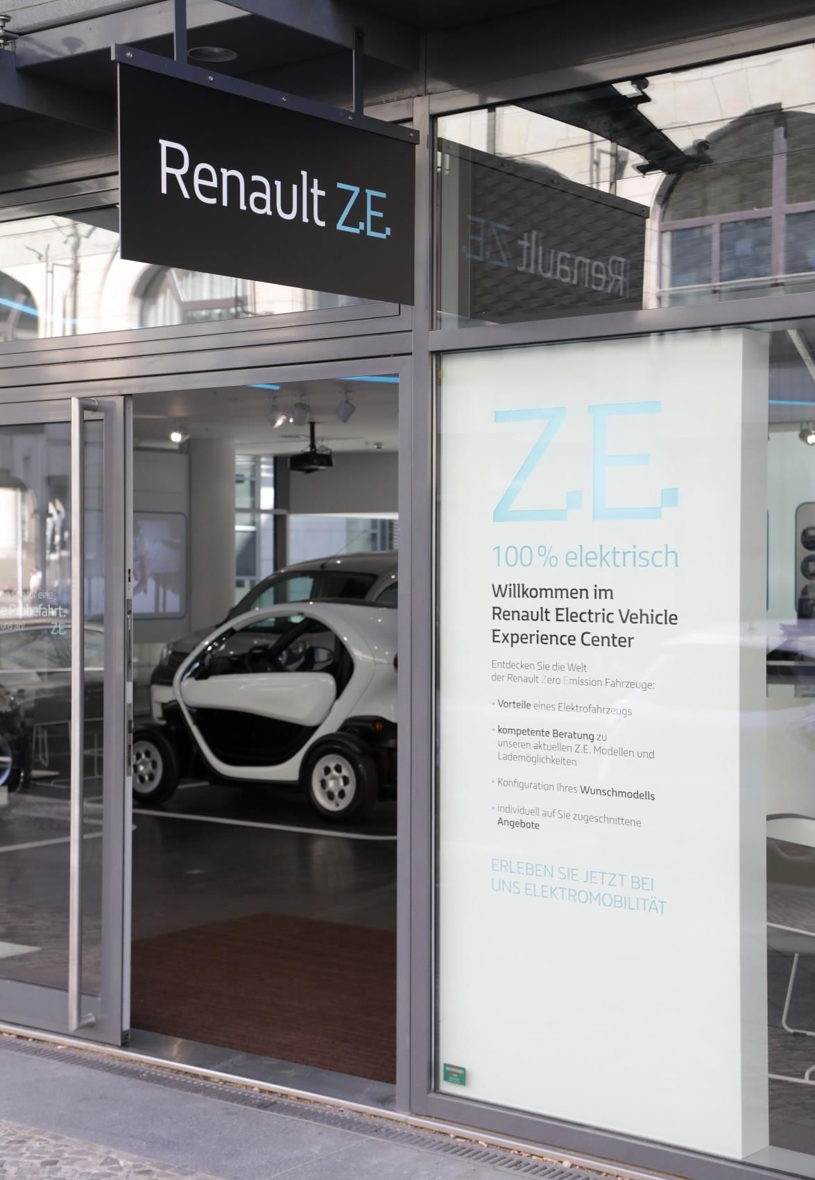 Renault opens its second EV concept store in Europe | Autocar Professional