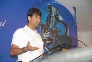 Bajaj Auto launches DTS-Si engine | Autocar Professional