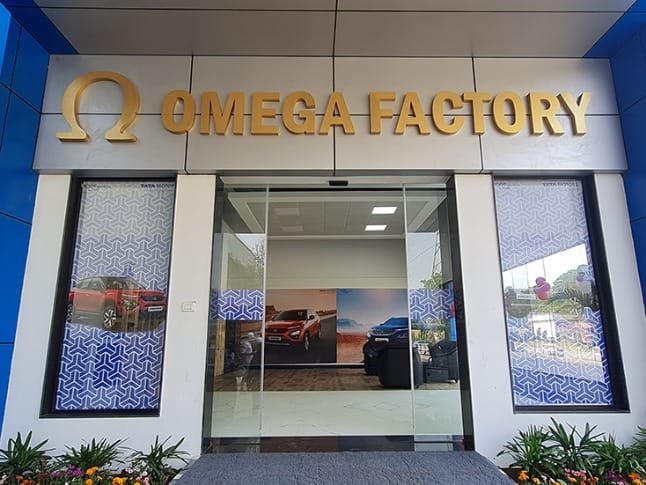 Women take charge of Tata Motors flagship SUV assembly line | Autocar ...