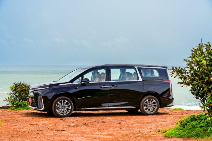 JSW MG Motor targets 1,000 M9 electric MPV sales in first year ...
