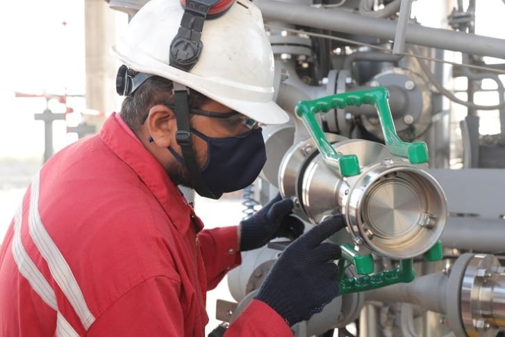 Shell Energy India opens its LNG-truck loading unit in Hazira | Autocar ...